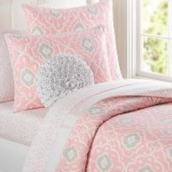 Pottery Barn Kids | Bedding | New Twin Pottery Barn Kids Claire Quilt ...